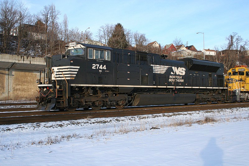 NS 2744